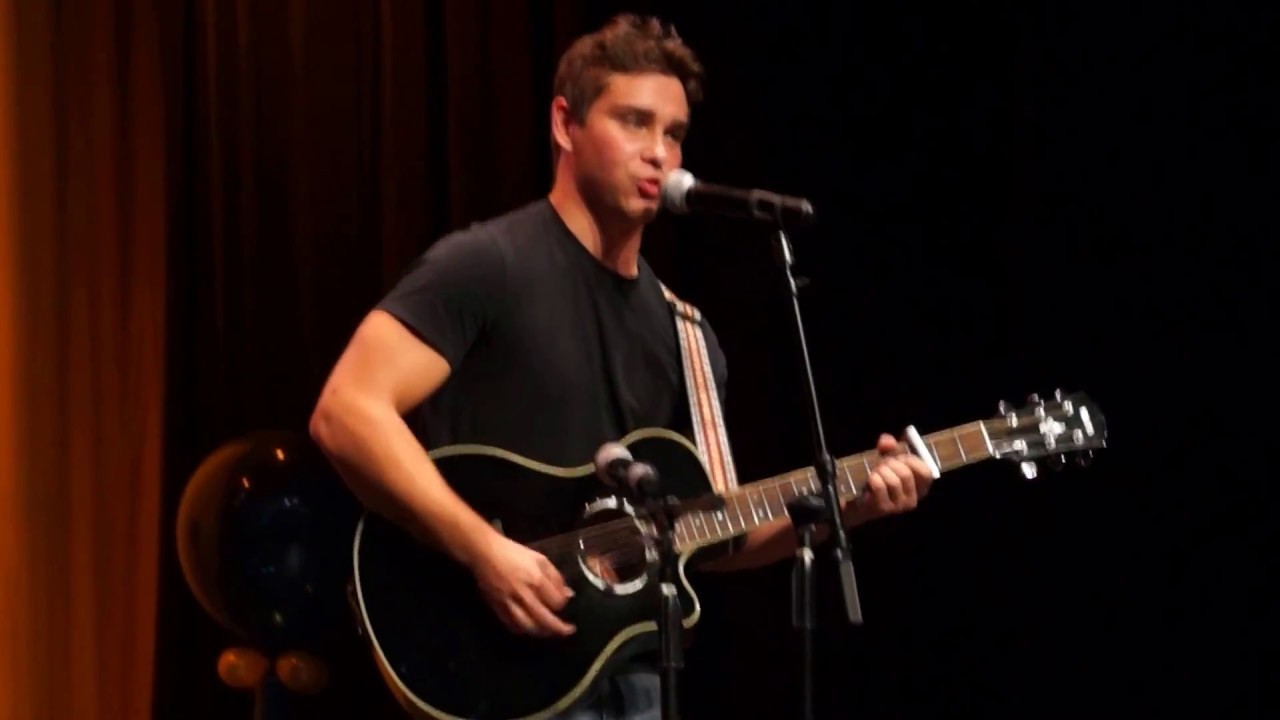 Matt Anspach Performs "What Makes You Beautiful" - YouTube