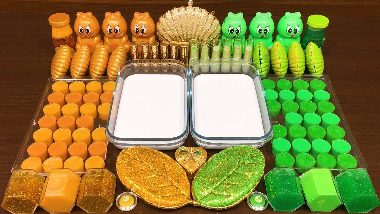 GOLD vs GREEN!! Mixing Random Things into GLOSSY SLIME!!! Satisfying ...