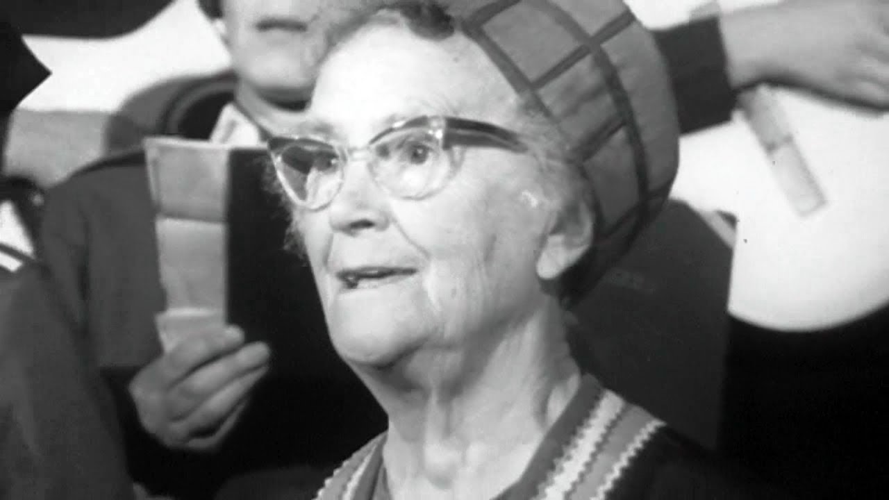 Anna-Lisa Öst "Lapp-Lisa" - YouTube