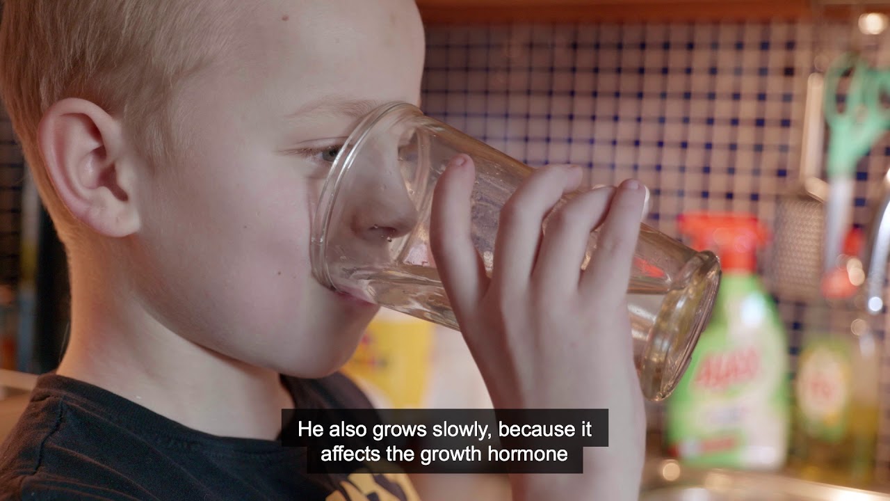 Träffa Karolis som har diagnosen Cystinos - YouTube
