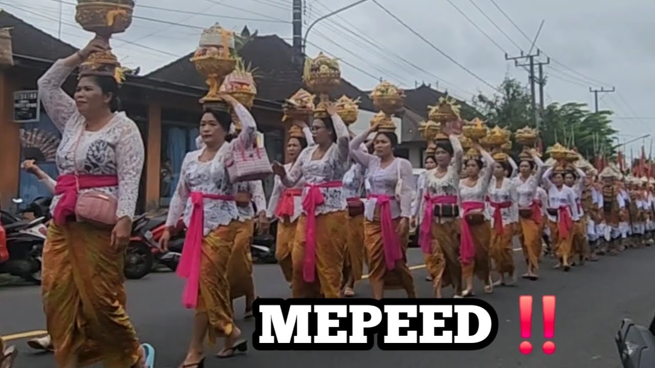 mepeed‼️upacara keagamaan umat hindu bali - YouTube