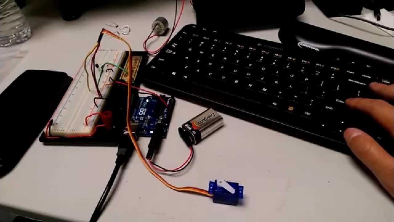 Servo + Arduino Uno + pyFirmata - YouTube