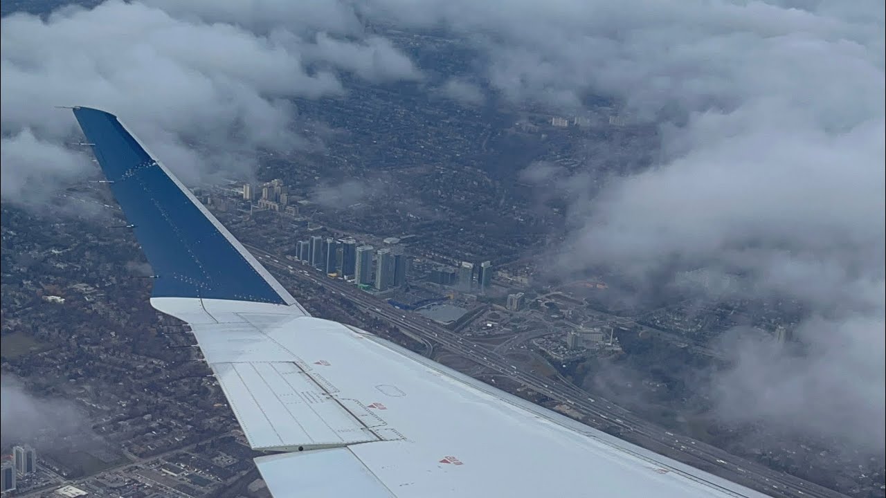 Delta Connection Landing in Toronto Pearson | Mitsubishi CRJ900LR ...