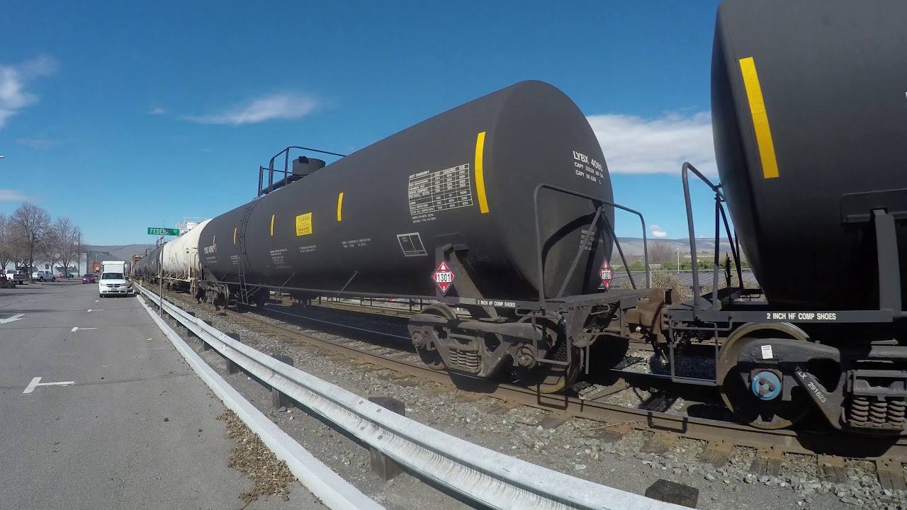 freight trains, The Dalles, sunny, 4k - YouTube