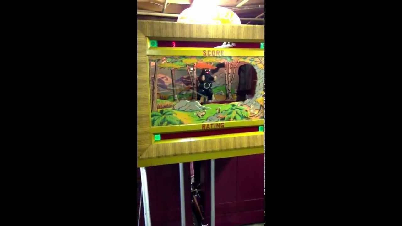 1947 Seeburg Shoot the Bear Gun Game Ray-o-lite - YouTube