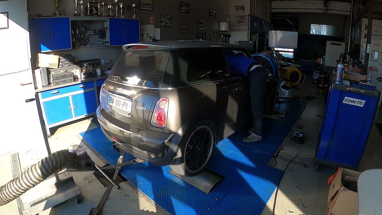 Mini Cooper S R53 Custom Remap and Dyno - YouTube