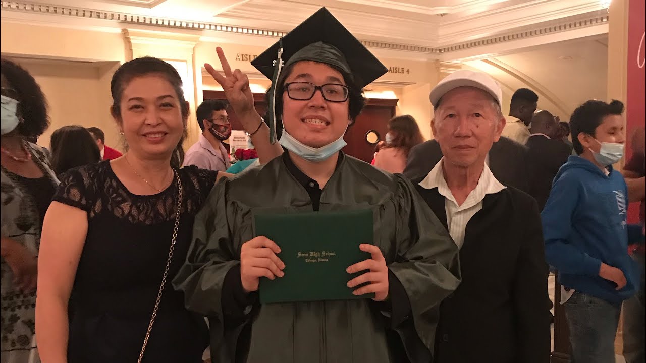 William tốt nghiệp trung học . Senn high school graduate 2022 - YouTube