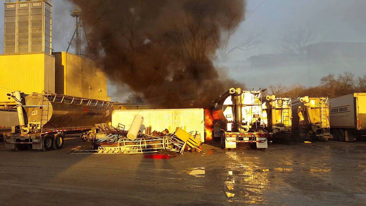 Fire Destroys Two Grain Trucks at FS in Effingham - YouTube