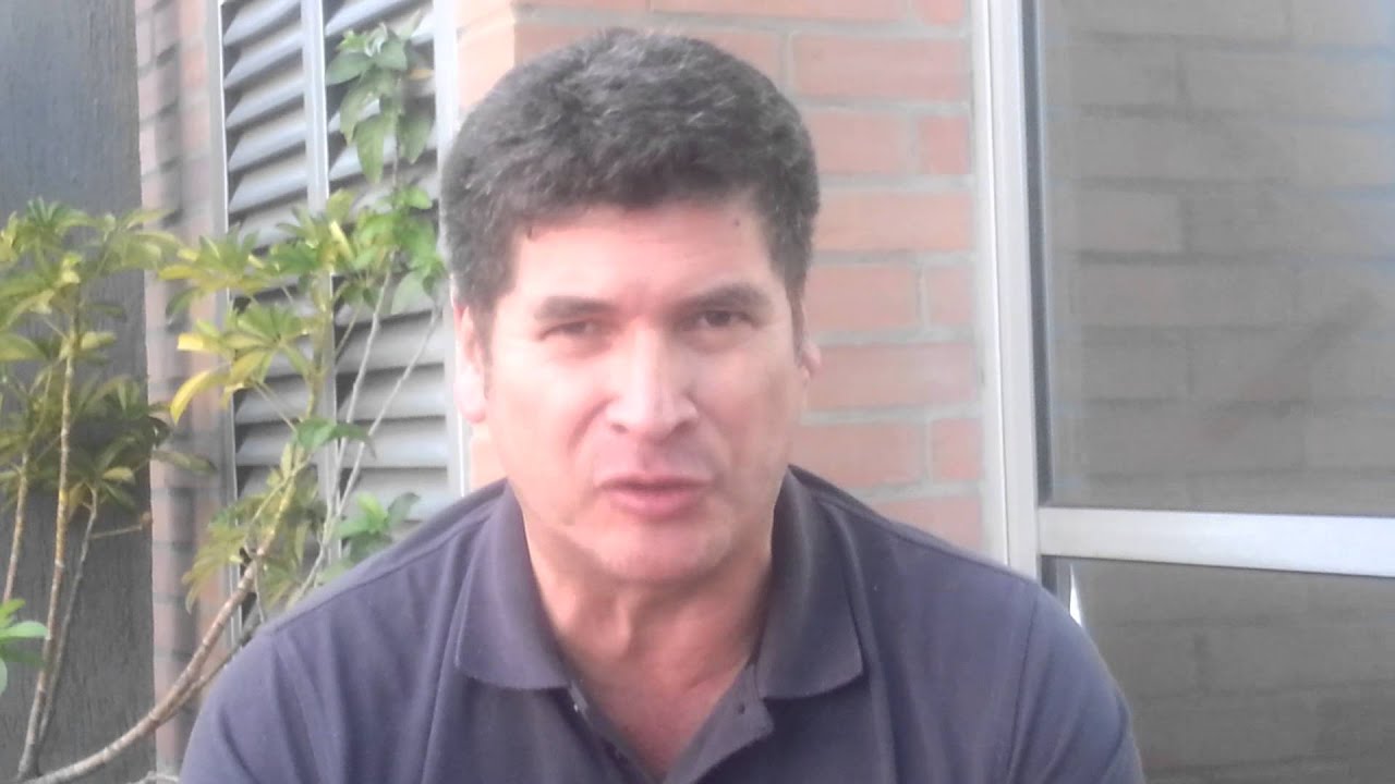 JULIO CORREAL INVITA AL ESTRENO DE EL PLAGIO EN NY - YouTube