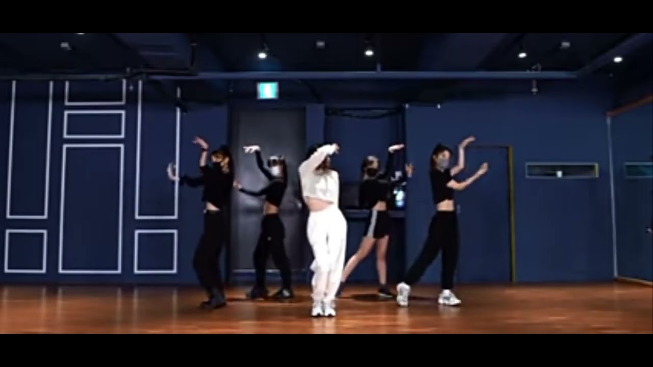 IU -"LILAC" Dance practice - YouTube