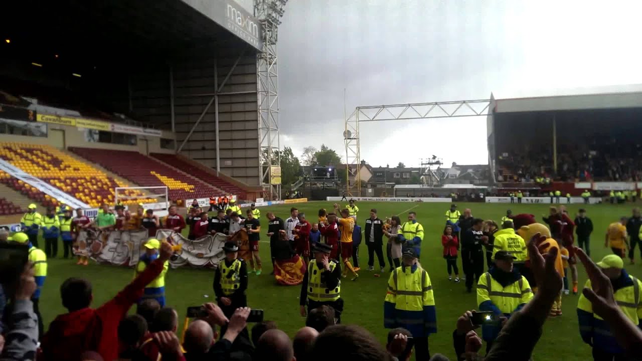 Motherwell Fans celebrate win over rangers at home 2015! - YouTube