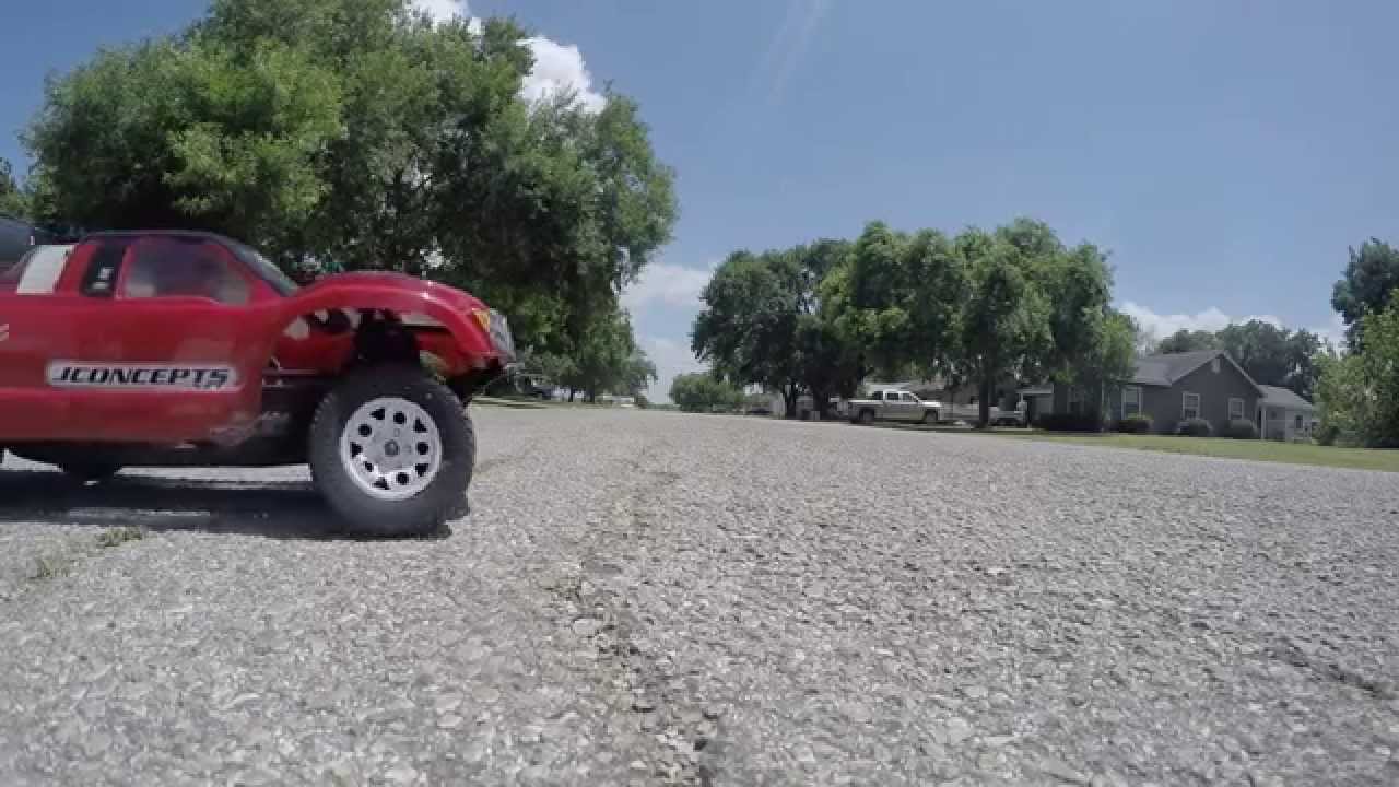 Team Associated SCT 4X4 RUNNING - YouTube