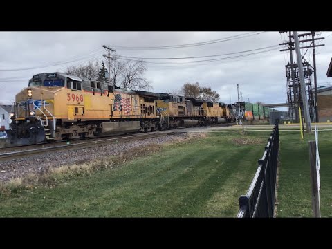 UP 5968 (AC44CW) leads a Westbound Union Pacific z-train through Rochelle, IL 11/13/22 - YouTube