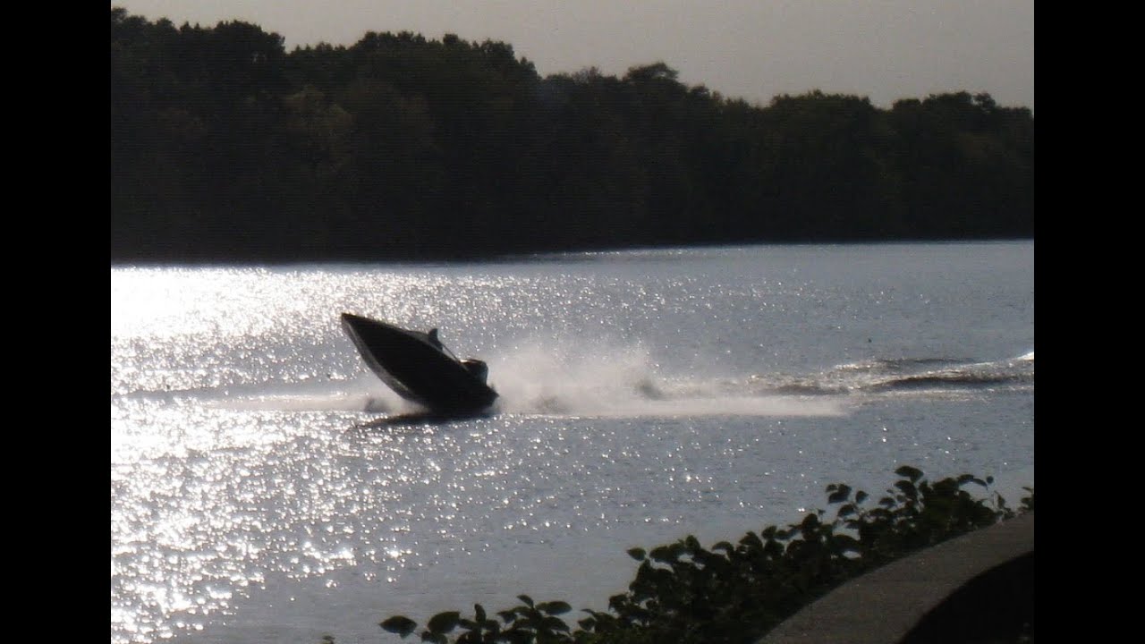 Mercury Marine Outboard on a Small Race Boat (Lowell, Mass) - YouTube
