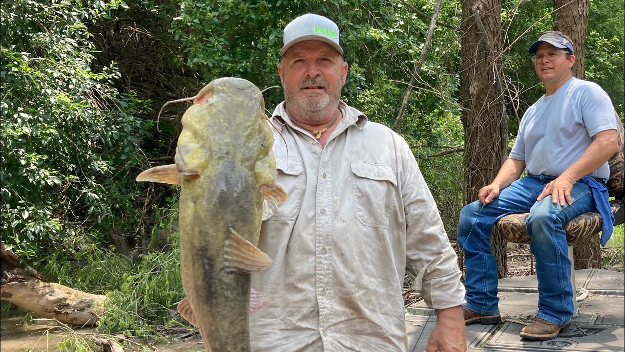 Texas river catfishing @paulgore7587 - YouTube
