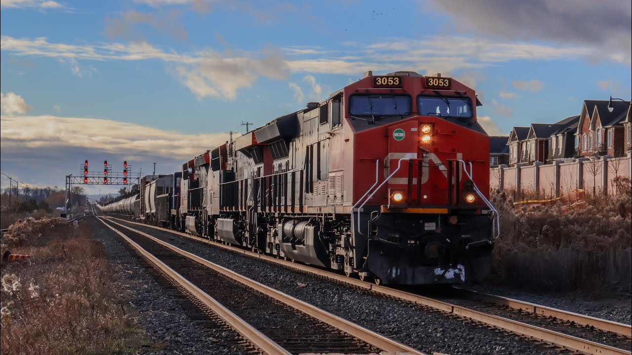 (CWLX 101 switcher locomotive!) CN train A424 East at Mount Pleasant ...