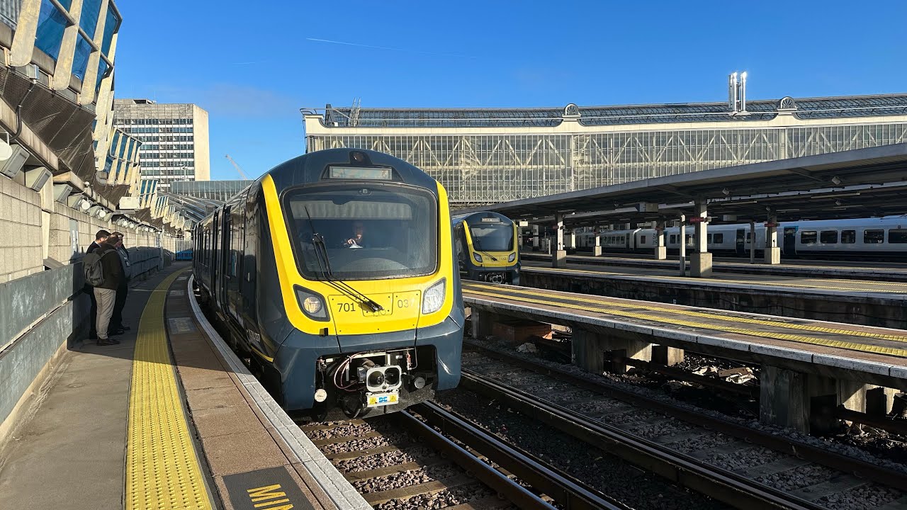 South Western Railway Class 701 London Waterloo 11.01.24 - YouTube