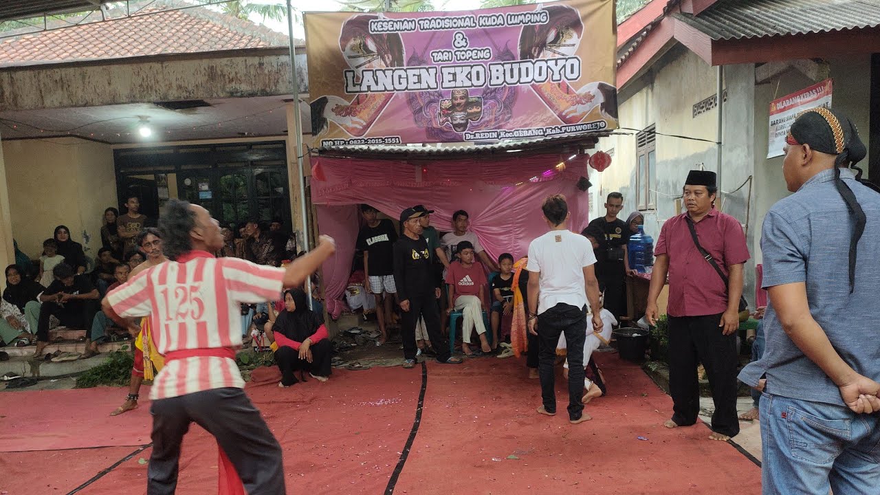 Wong Butuh 13 sedang live ! kuda Lumping Langen Eko Budoyo Kalimati ...