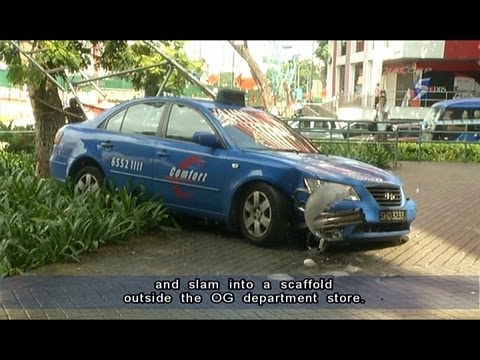 Taxi crashes into scaffolding outside OG Shopping Centre - 16Nov2012 ...