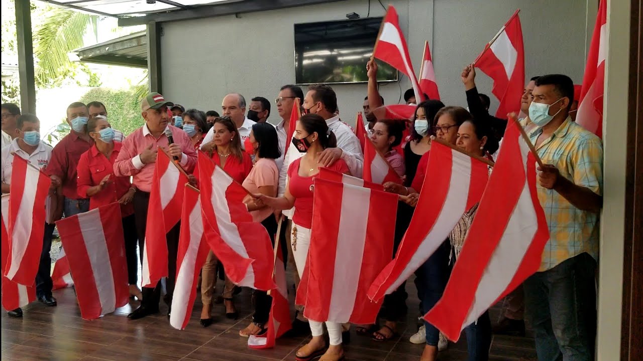 ARROPAN A SANTIAGO ZUNIGA CON LA BANDERA DEL PARTIDO LIBERAL DE ...