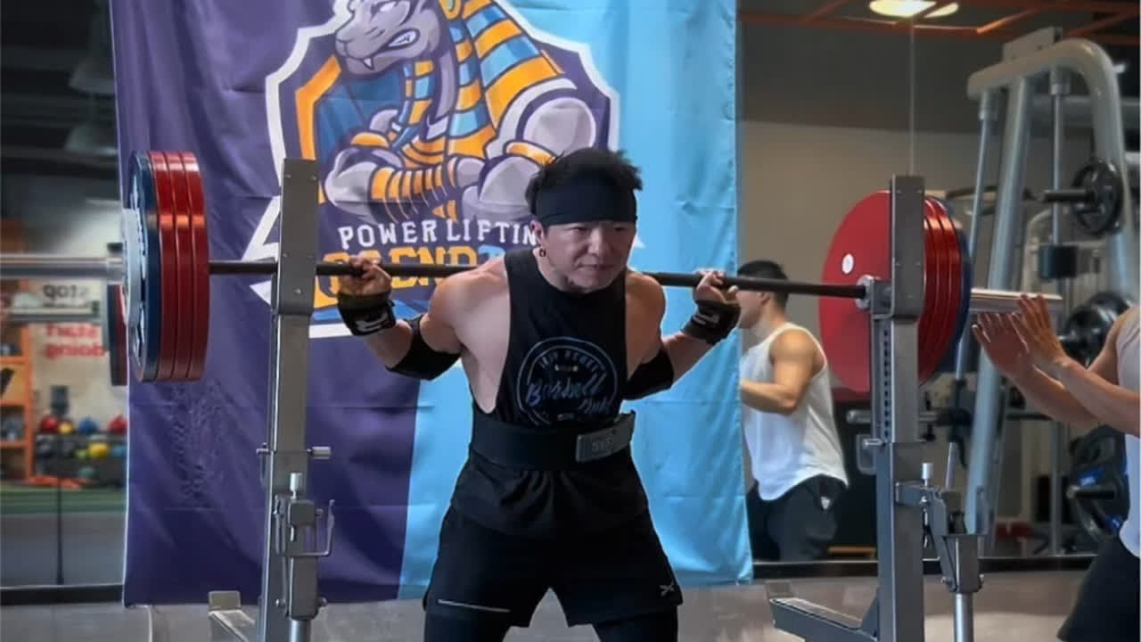 早上体重66kg整 下午比赛上称预计65.5kg，称重前一天SBD 565kg相对轻松，期待武汉赛状态。 - YouTube