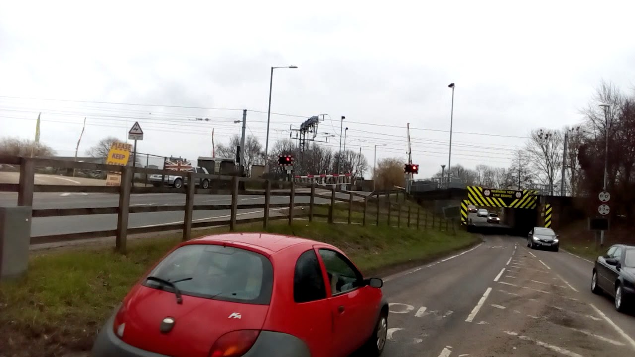 Ely Station North Level Crossing (Other side) (Cambs) (30.03.18) - YouTube