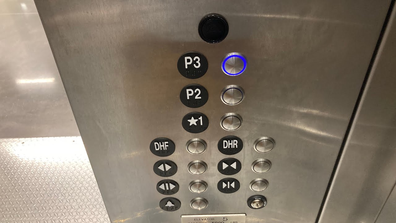 200 FPM ThyssenKrupp Evolution 200 Traction Elevators At The Green Wise Market Fort Lauderdale ...