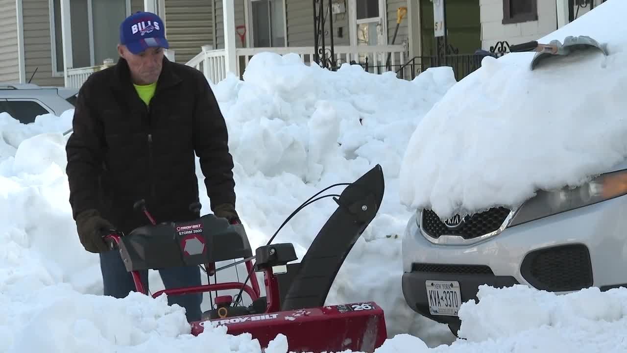 Snow dig out continues on Thanksgiving doesn't ruin plans for the ...
