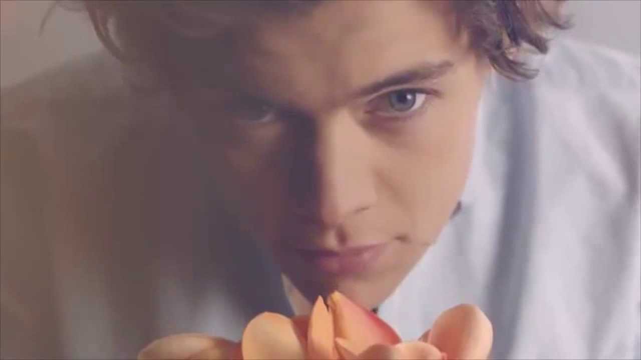One Direction 1D Fragrance Xclusive - YouTube