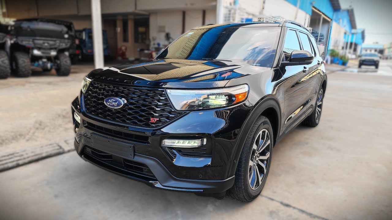 Ford Explorer ST - Performance | In-Depth Walk-around - YouTube