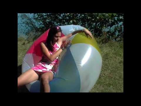 SA 010 Deflating huge beach ball - YouTube