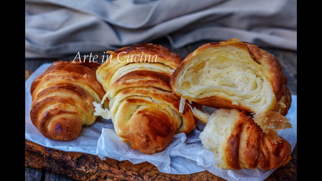 CORNETTI COME AL BAR SFOGLIATI - YouTube