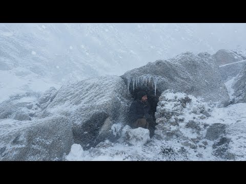  Trapped in a Blizzard! The Hidden Shelter That Saved My Life! ❄️