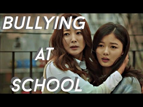 Mom pretend to be a schoolgirl to save her daughter from bullying