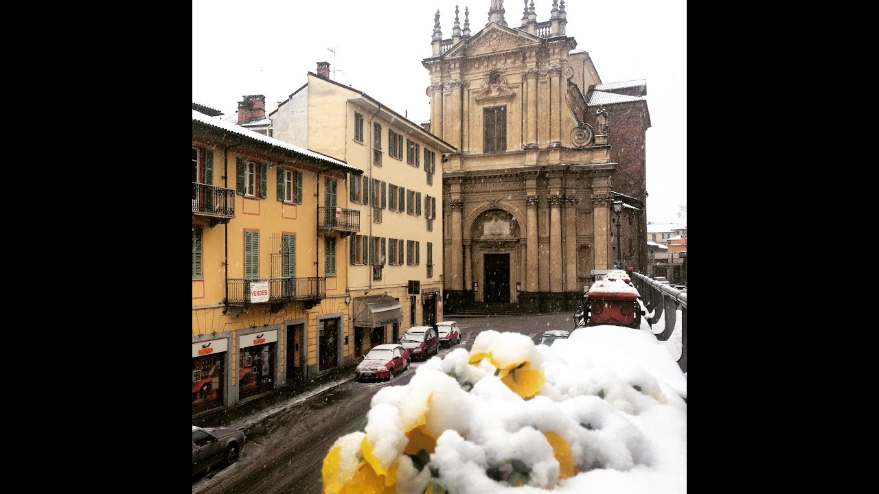 Neve a Bra, Piemonte - Italia - YouTube