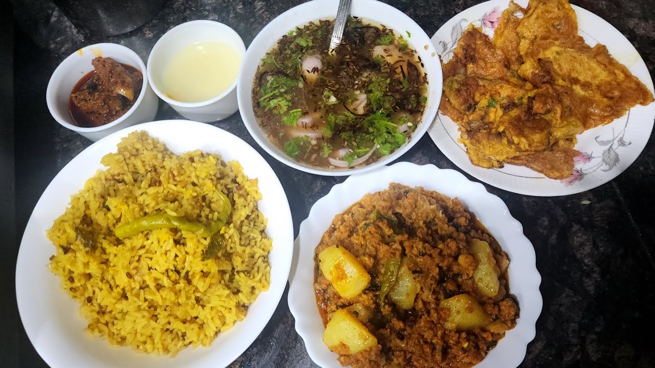 Sehri special kichdi khata kheema peyaz ka anda ghee aam ka achar ...