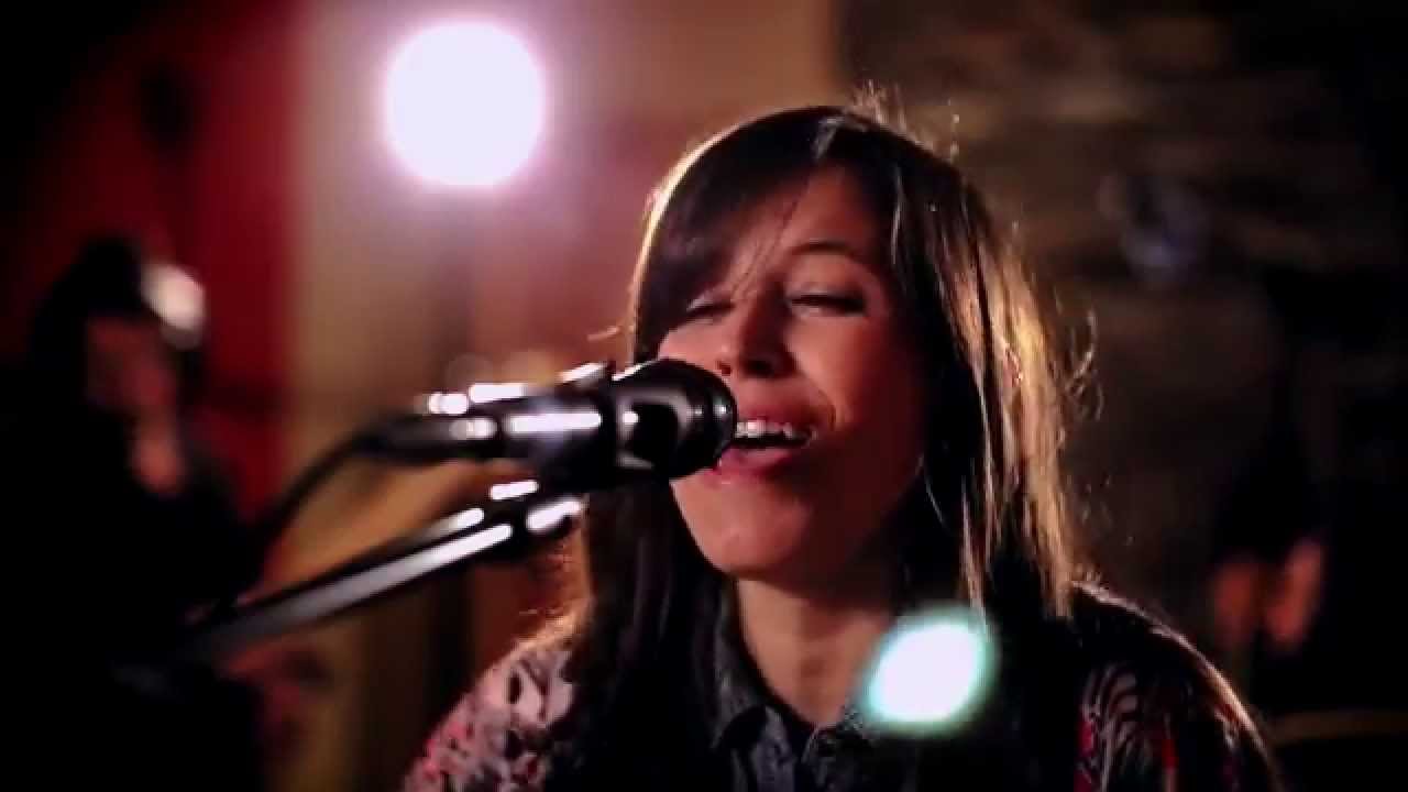Tania Barbará - Desaparezco y voy (sesión en vivo) - YouTube