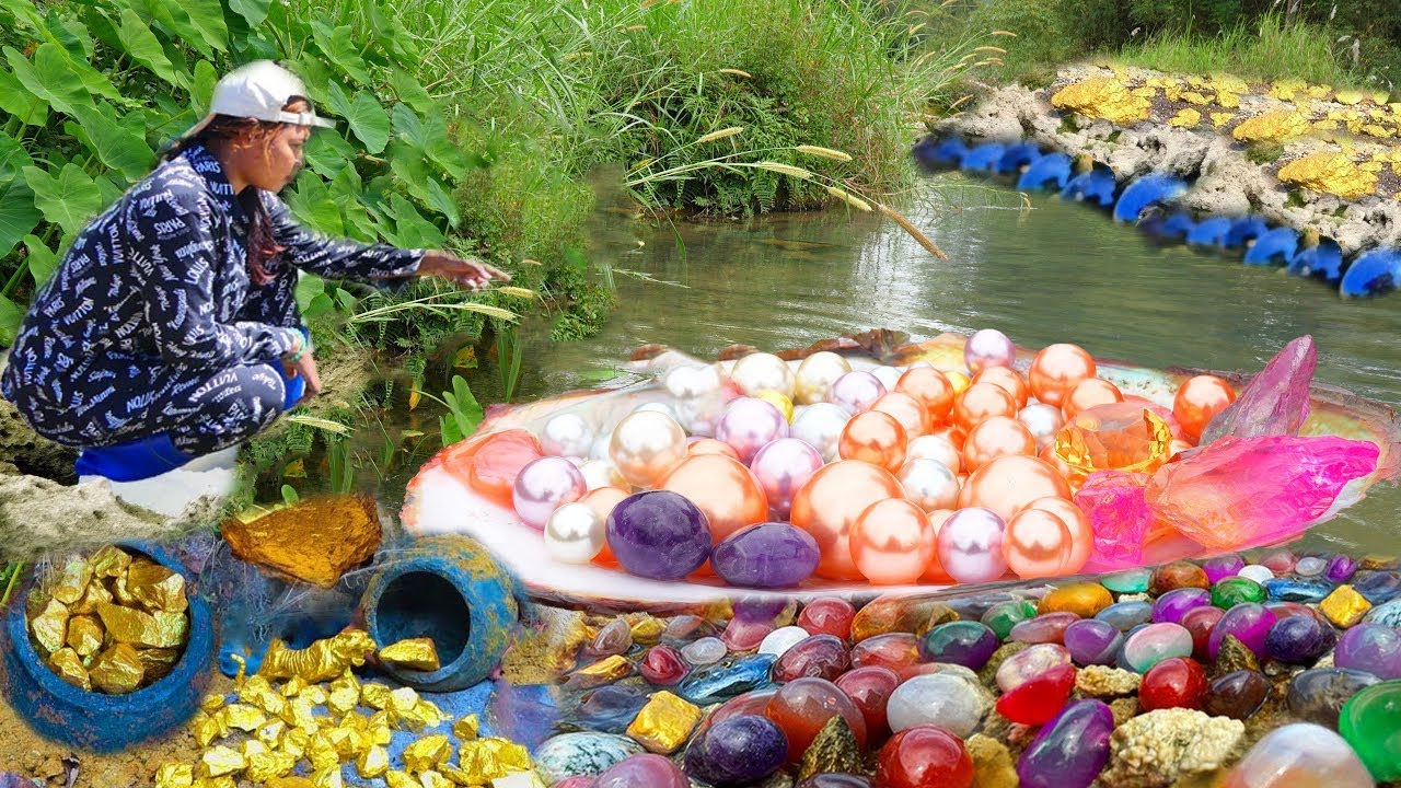 The girl pried open a millennium old giant clam and won an ancient ...
