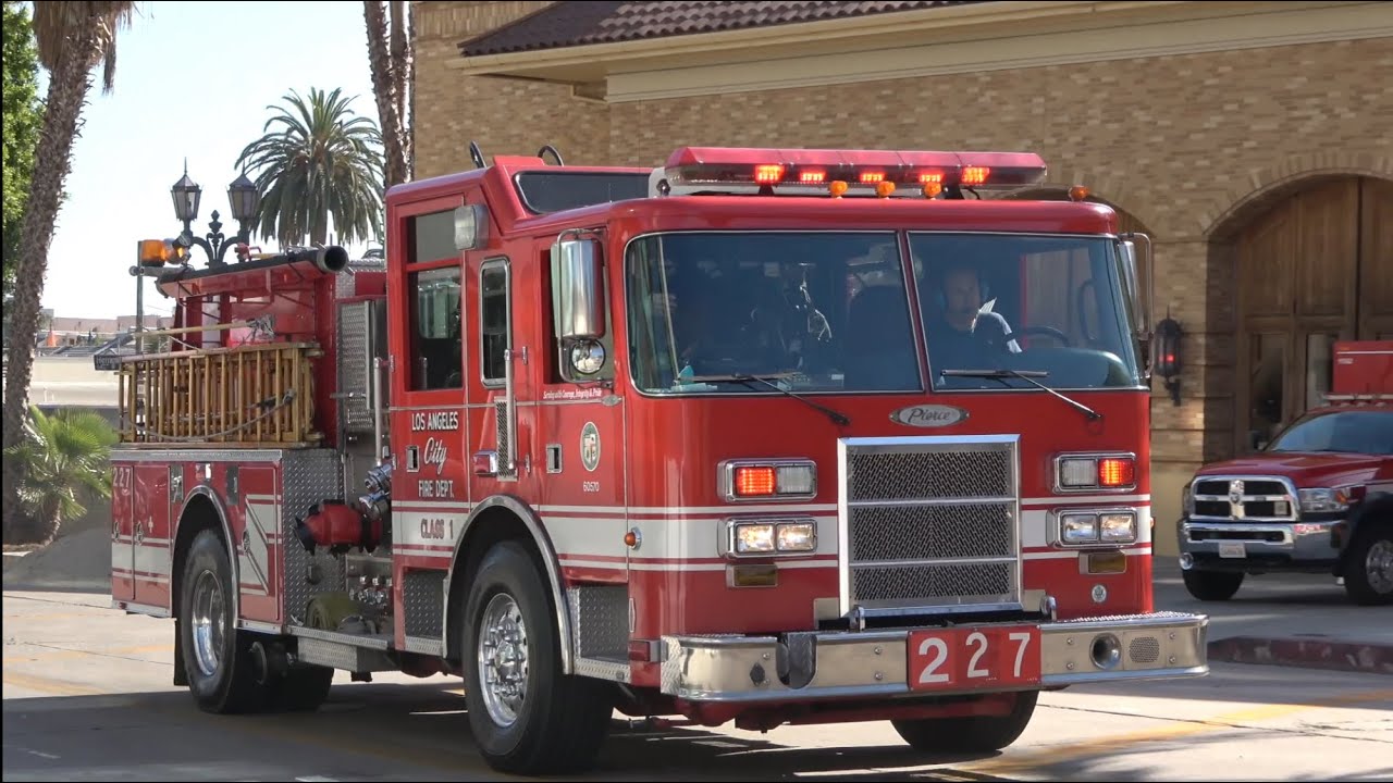 LAFD Light Force 27 Responding - YouTube