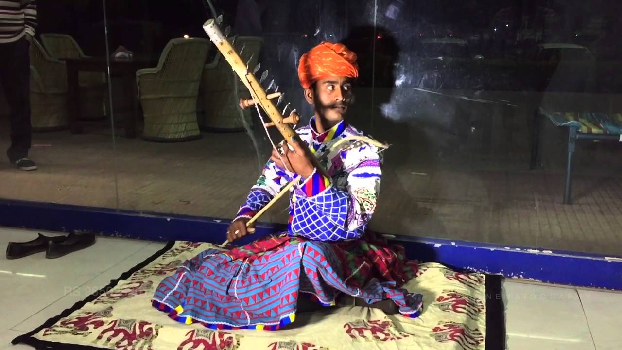 Rajasthani folk sarangi songs. - YouTube