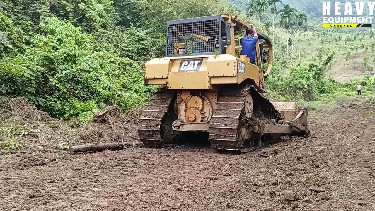 Caterpillar D6R XL Bulldozer Operators are Very Adept at Working on Widening Plantation Roads 💪💪 ...