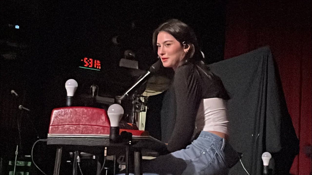 gracie abrams- abby (the good riddance tour chicago night 1 soundcheck ...