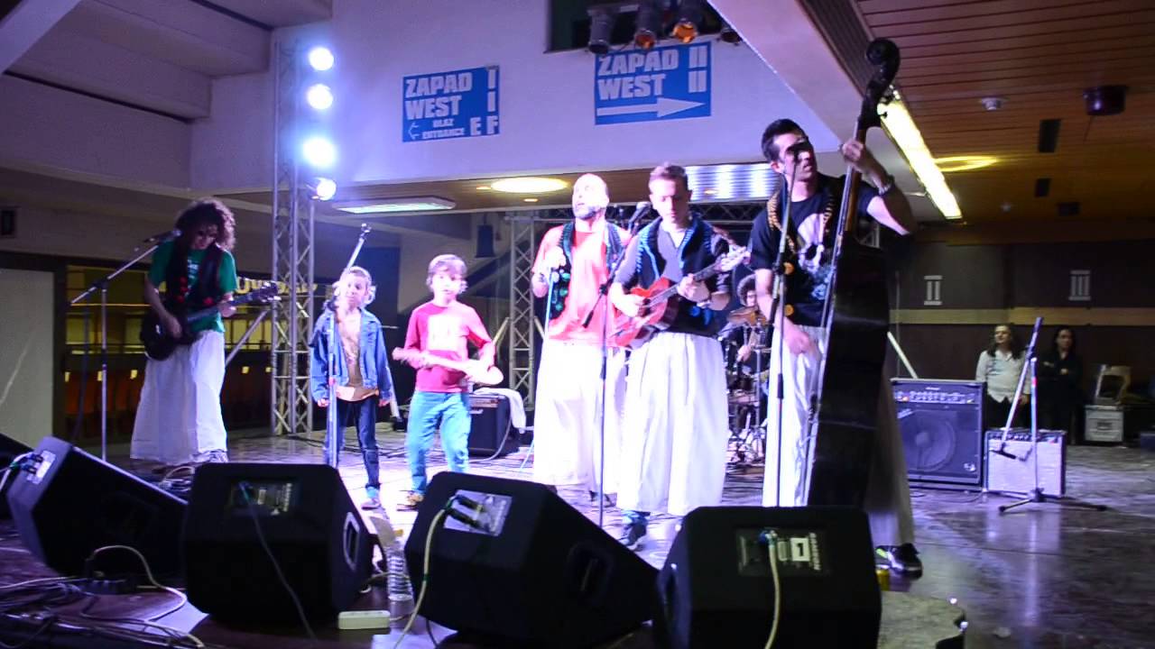 Zbogom Brus Li-Samo Ti (Vojvodina) - YouTube