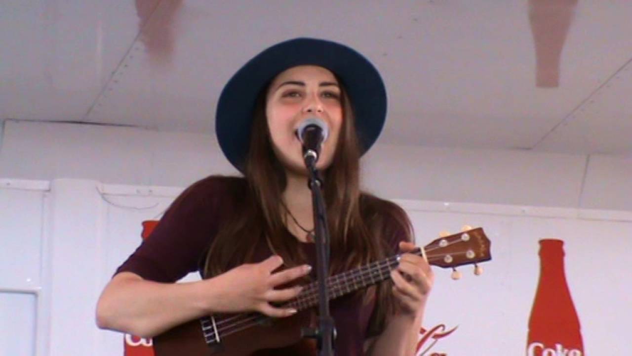 Dani Villé - Everybody - YouTube