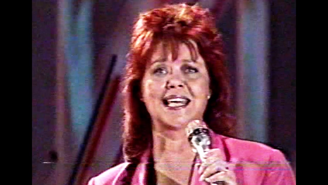 Anna Sundqvist - Med 100 Gitarrer. Tango ur operetten "Serenad" (1987 ...