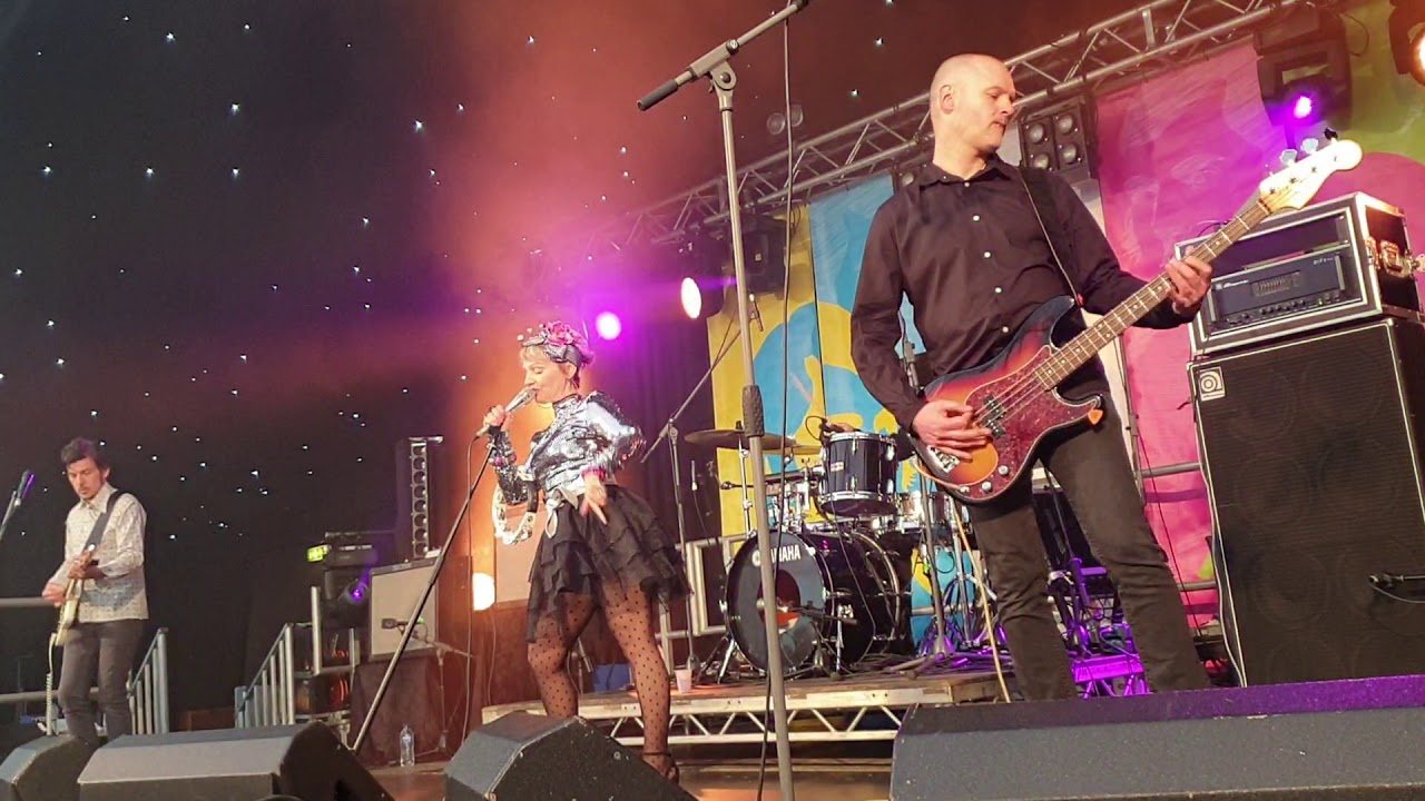 The primitives (Buzz Buzz Buzz) - YouTube