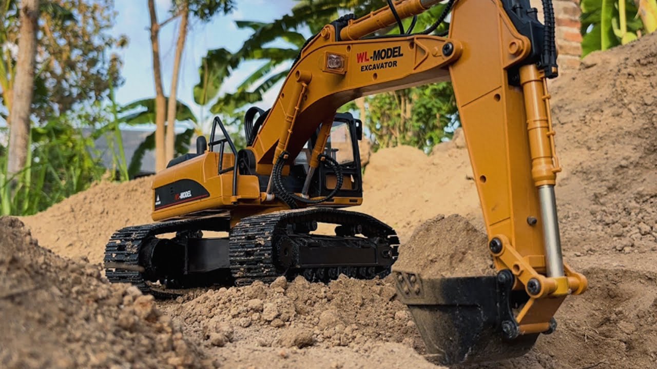 Fast work : Epic rc excavator action at construction and excavation ...