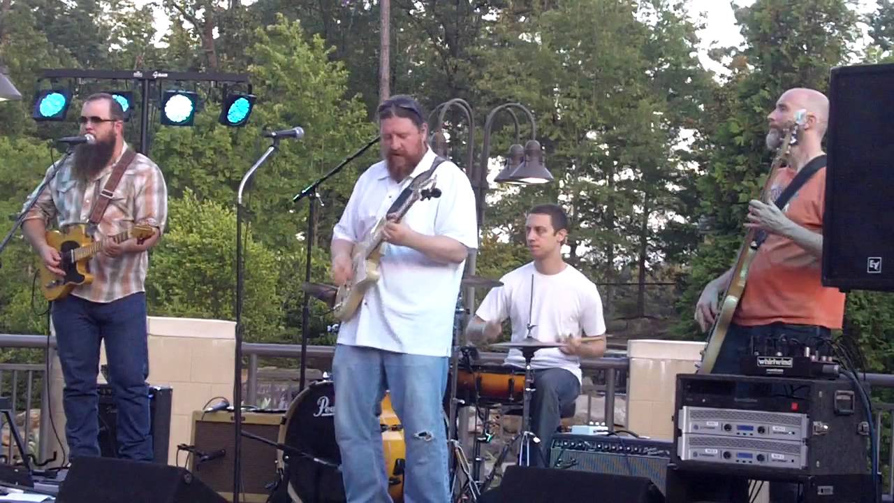 Killing Floor - Matt Willis and Sam Gunderson - YouTube
