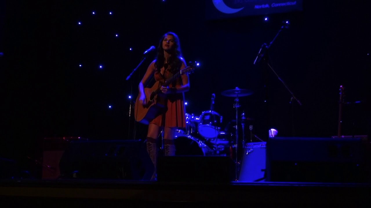 LET ME BE - Emily Victoria - YouTube