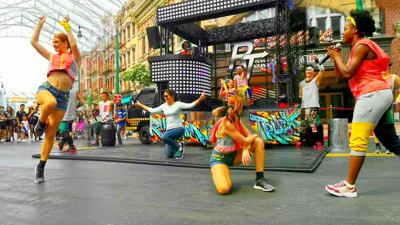 Dance Show | Universal Studios Singapore | PKS Dreams - YouTube